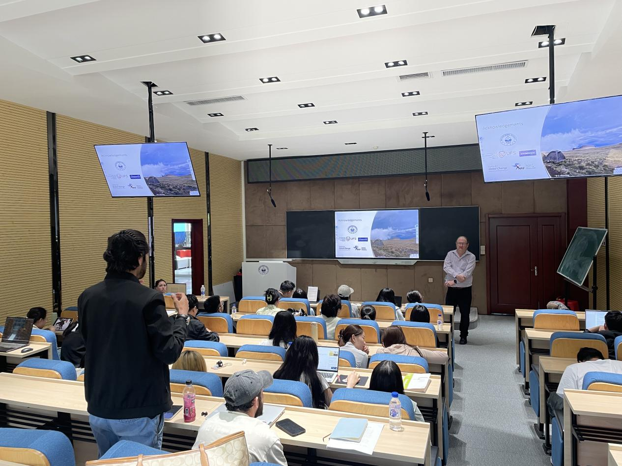 环境学院邀请Peter John Taylor教授莅临我校讲学指导-东北师范大学